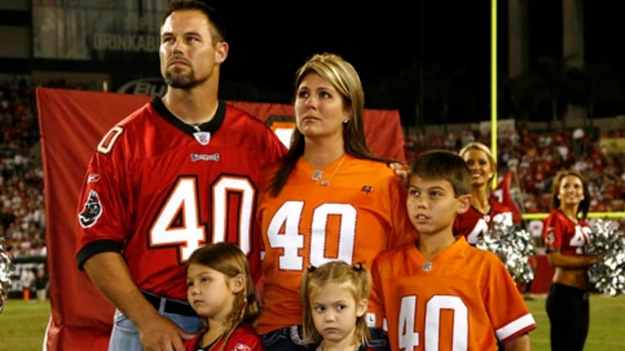 Mike Alstott Wife: Inside the Life of Nicole Alstott - Wifeclue